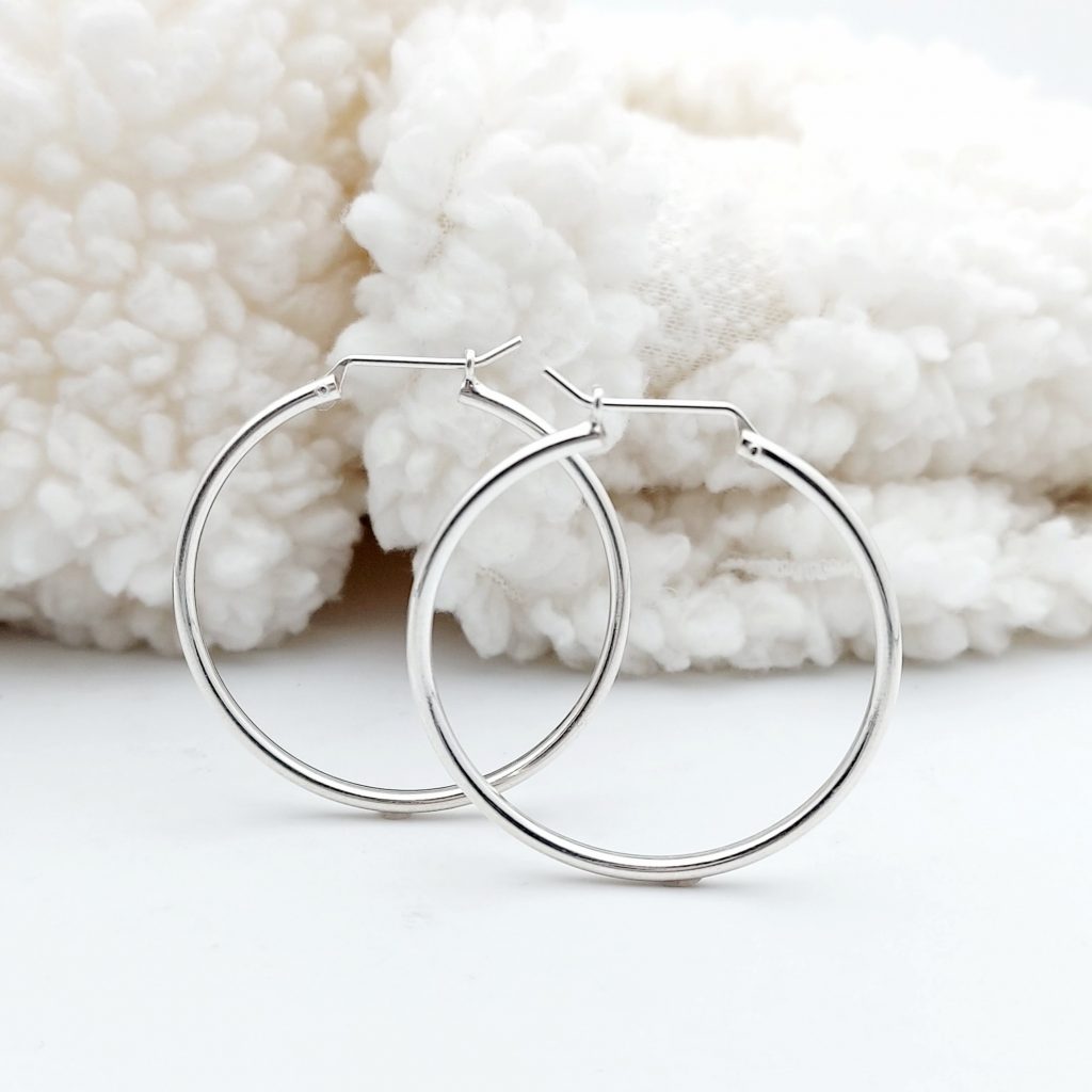 Argolla clásica con broche - Lluvia de Plata